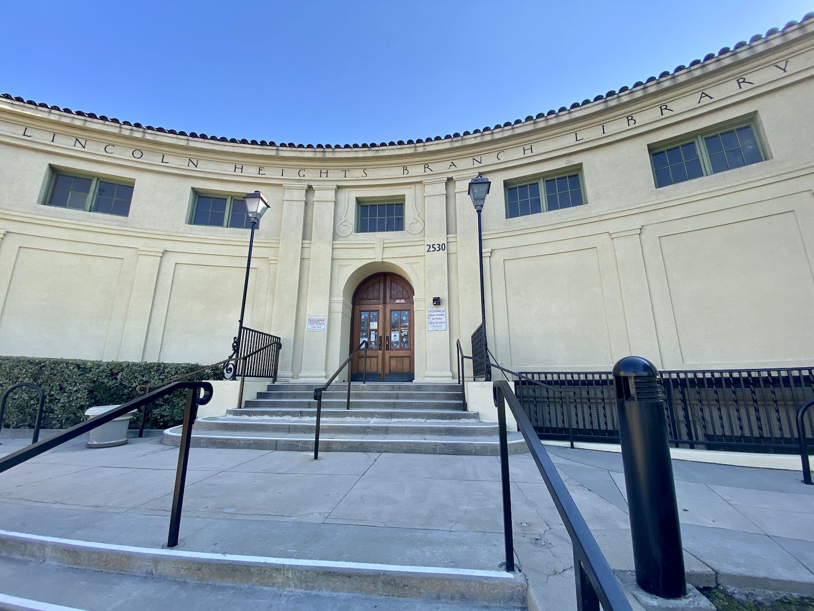 #139: Lincoln Heights Branch Library (Lincoln Heights) - Etan Does LA